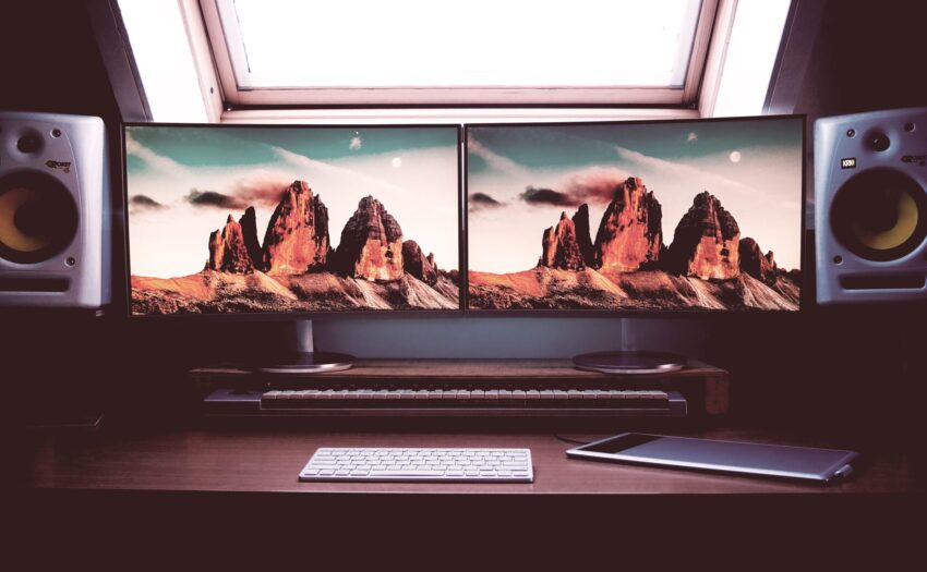 Handy Tips to Optimize a Dual-Monitor Setup for the Best Experience – Fly High Tech Services